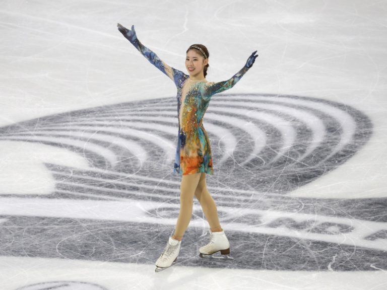 樋口新葉選手がフィギュアスケートGPシリーズフランス大会で銀メダル、7年ぶりのGPファイナル進出へ！住吉りをん選手は銅メダルを獲得！（明治大学体育会スケート部） | Meiji NOW